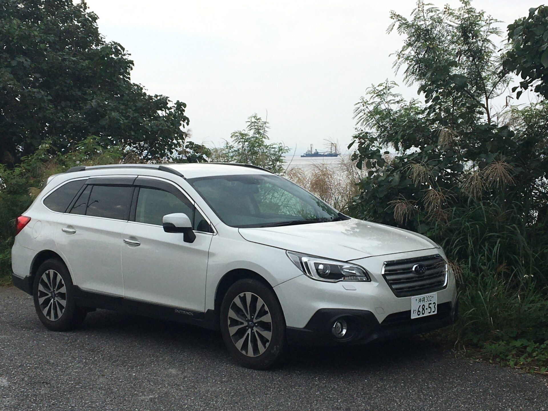 ゴリラとスバル - 沖縄でレンタカーならオープンカー!